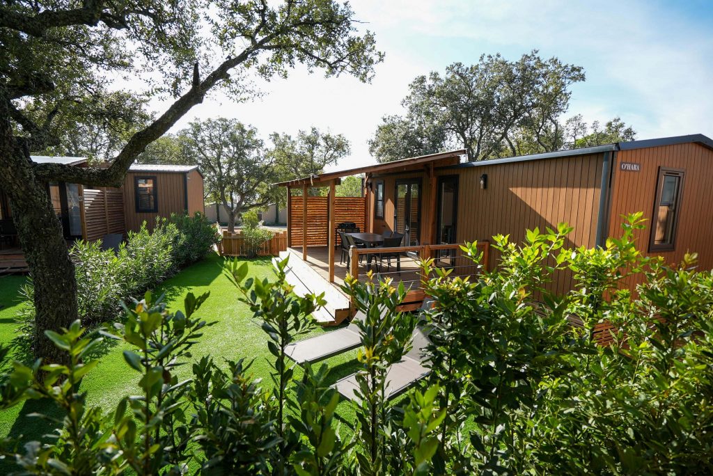 Prestige - Côté vignes - 6 personnes - Camping des Mûres